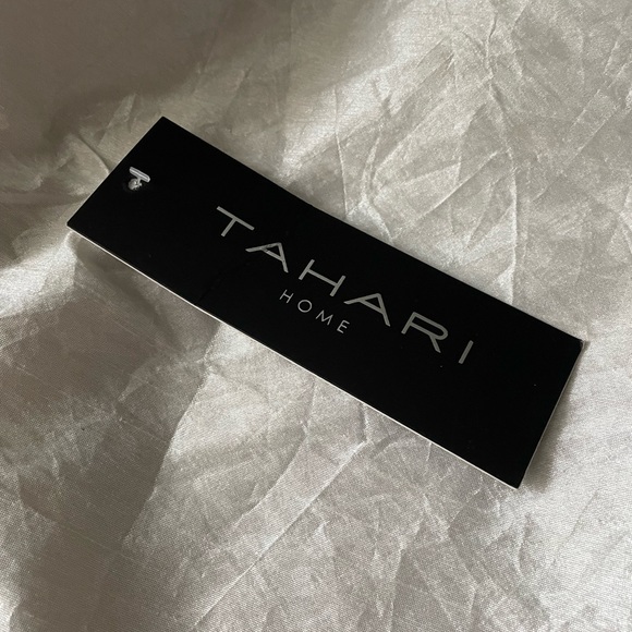 Tahari | Holiday | Nwt Tahari Home Luxury Christmas Tree Skirt 52 ...